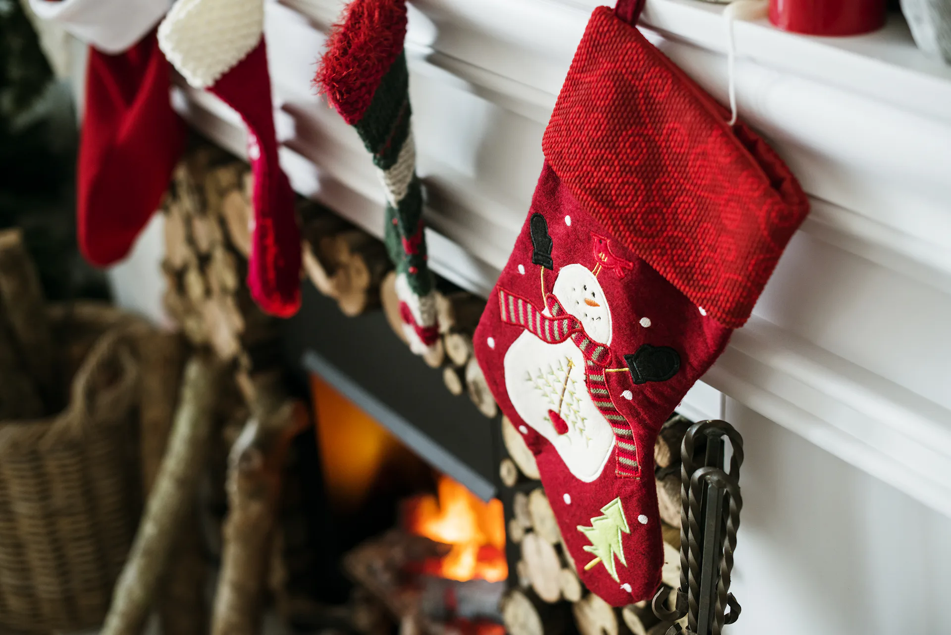 Socks or Shoes? Why We Hang Christmas Stockings – Christmas HQ