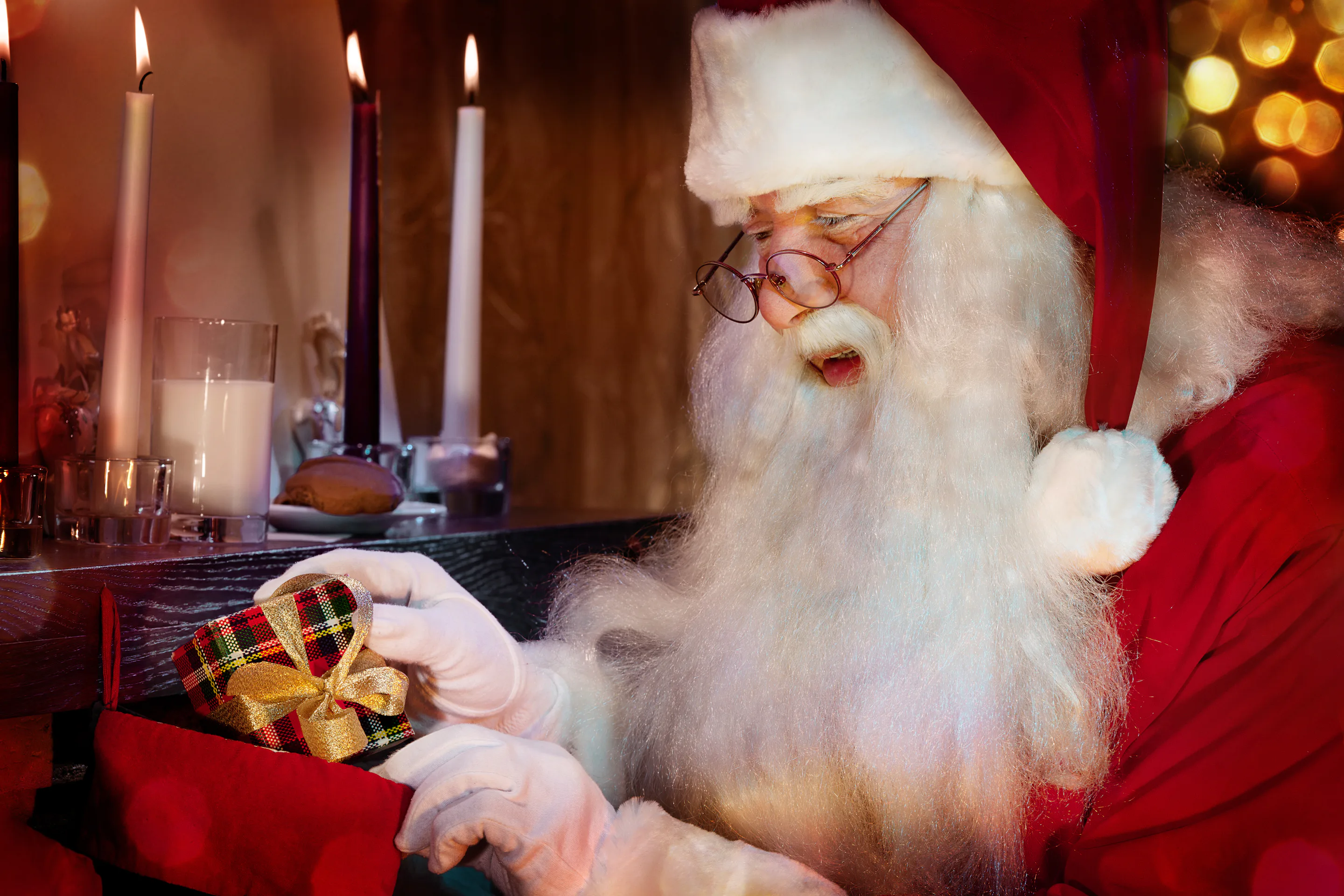 Socks or Shoes? Why We Hang Christmas Stockings – Christmas HQ